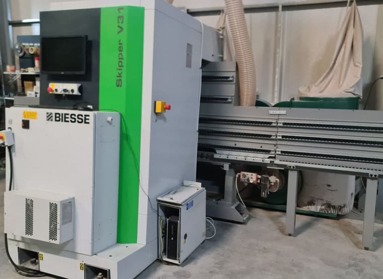 BIESSE SKIPPER V31 Vertical CNC Machining Center: buy used