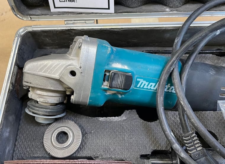 MAKITA 9558 NB Električni alat: kupite rabljeno