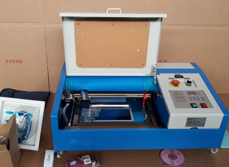 GUANGZHOU KH-3020 Laser Engraving Machine: kúpiť použitý GUANGZHOU KH-3020 Laser Engraving Machine: kúpiť použitý