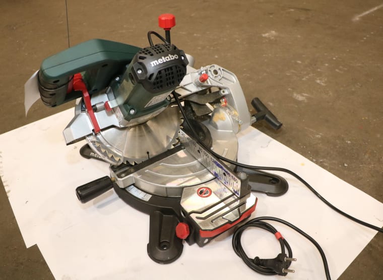 METABO KS 216 M LASERCUT Crosscut saw: de ocasión