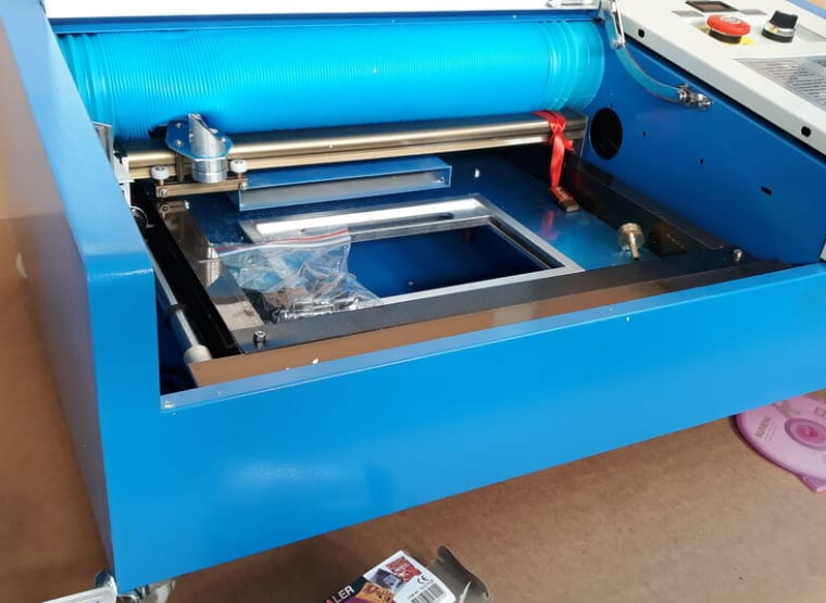 GUANGZHOU KH-3020 Laser Engraving Machine: buy used GUANGZHOU KH-3020 Laser Engraving Machine: buy used