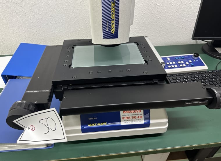 MITUTOYO QUICK SCOPE L2010Z/AFB Vision measuring microscope