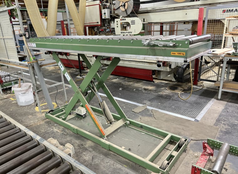 WTT E10 Scissor lift table with roller conveyor: de ocasión