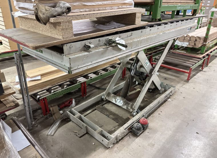 WTT E 108 Scissor lift table with roller conveyor: buy used