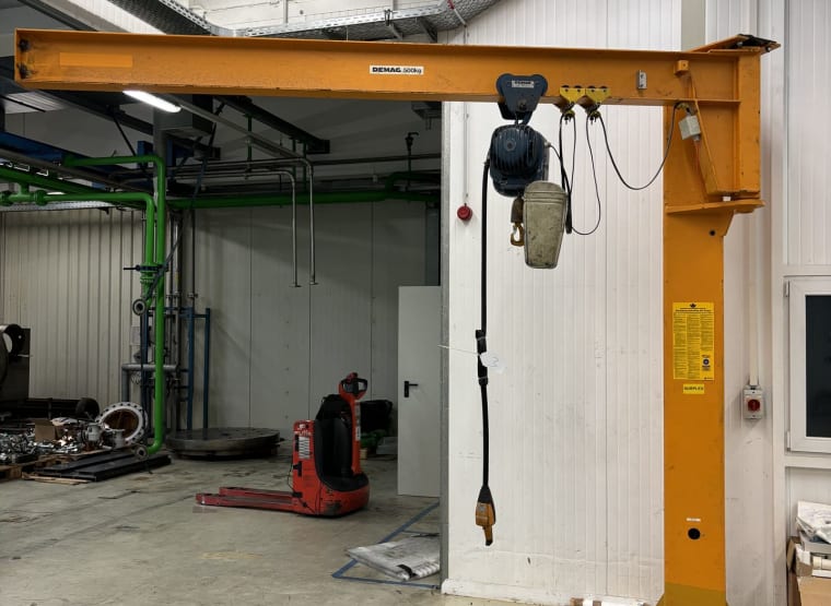 DEMAG Column-mounted slewing crane: kupite rabljeno