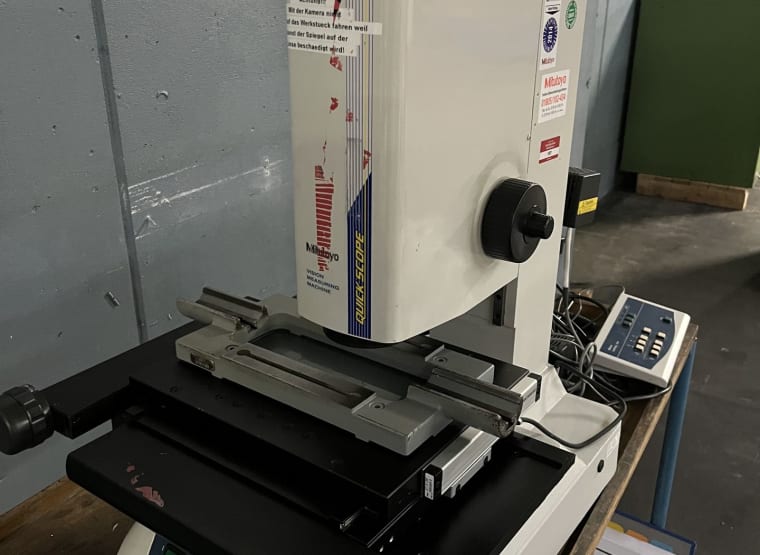 MITUTOYO QUICK SCOPE-L1020Z Optische Messmaschine gebraucht
