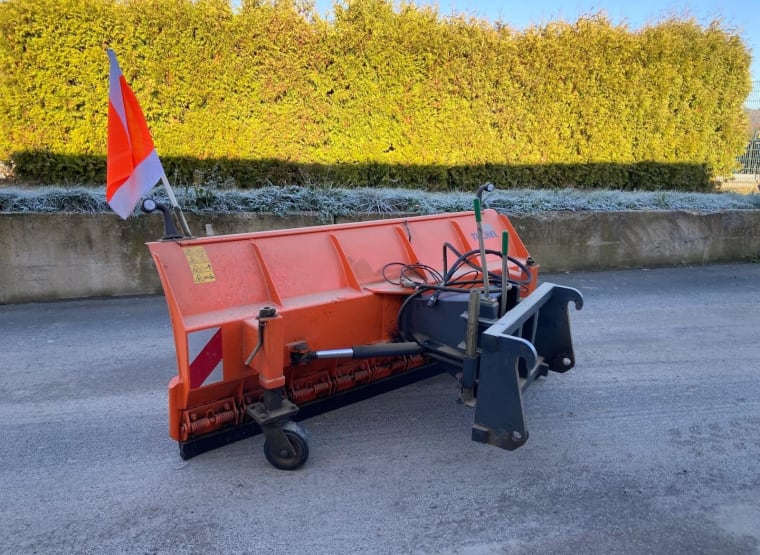 Attrezzatura per le costruzioni/strumento e sistema speciale TUCHEL SF 225 für Radlader VOLVO