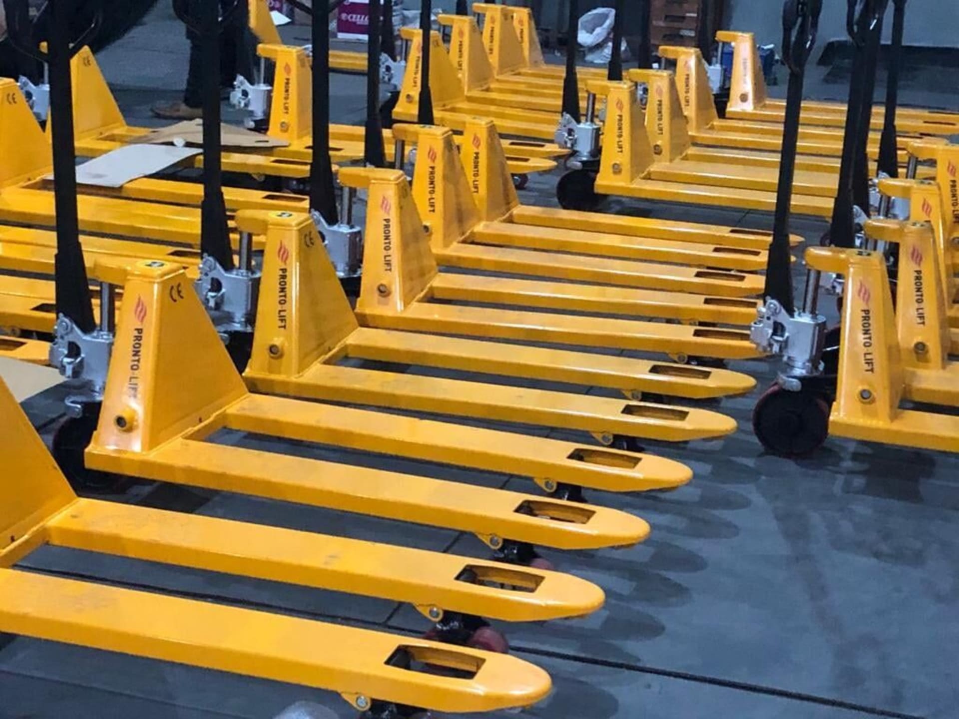 Wide selection of Pallet Trucks from 2500 kg Reach - as many as 200 Items