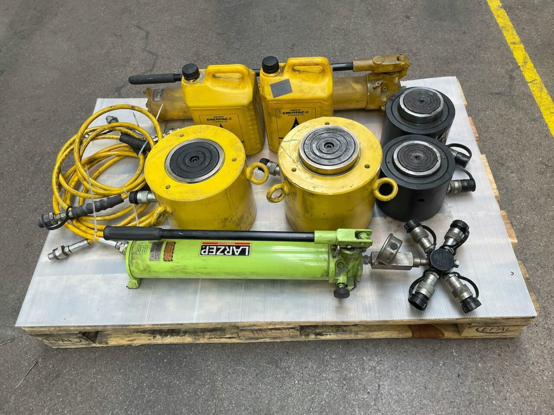 ENERPAC 100/ 200 ton hydraulic Heavy-duty lifting set 700 bar (12 pieces)
