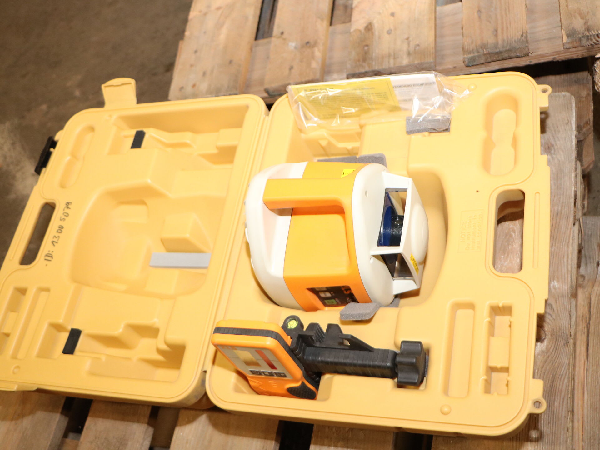 TOOLS 2LS Taurus Rotating laser em segunda mão