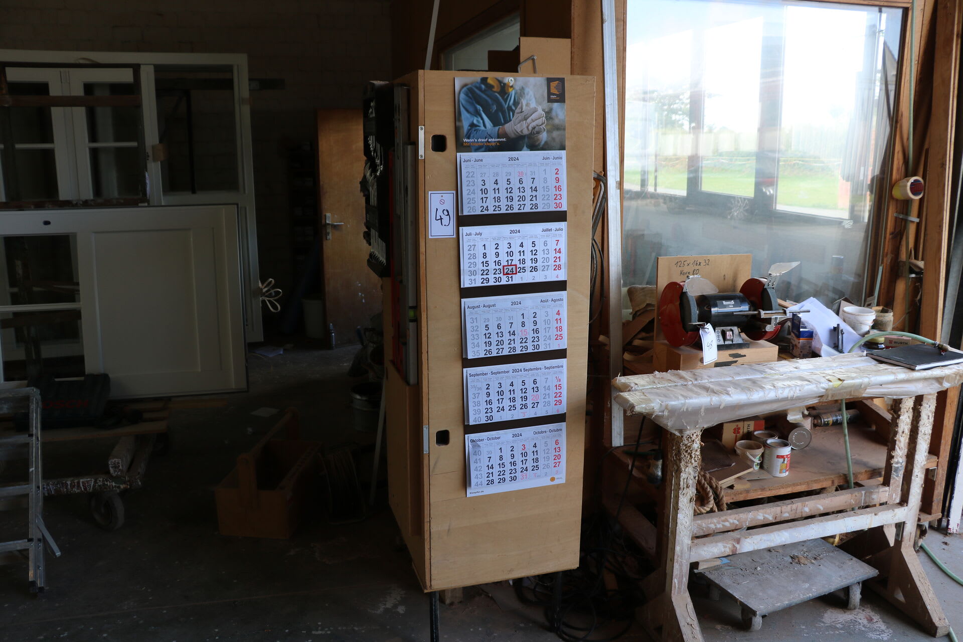 DEWALT DW701 Tool cabinet with chop and mitre saw: buy used