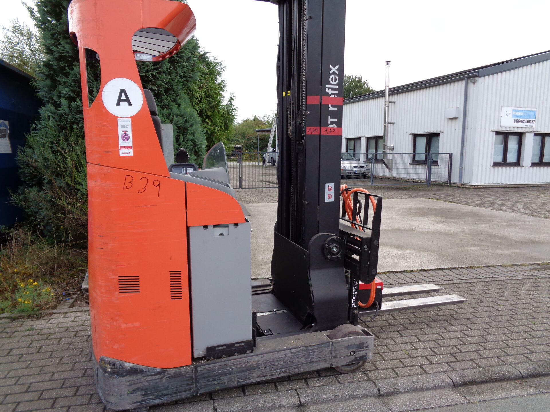BT TOYOTA RRE 160 Electric Forklift: buy used