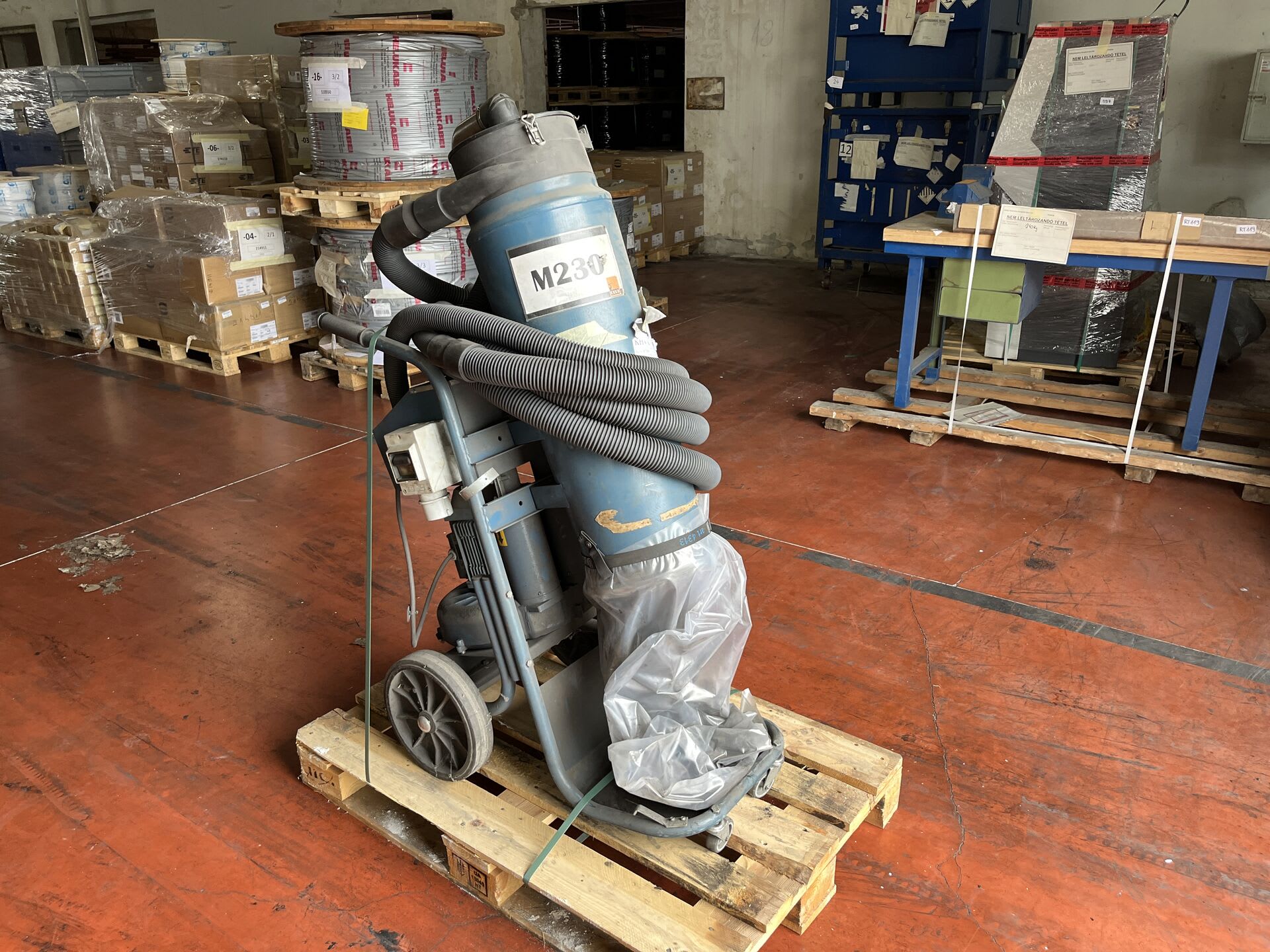 DUSTCONTROL DC3800C Industrial Vacuum Cleaner: buy used