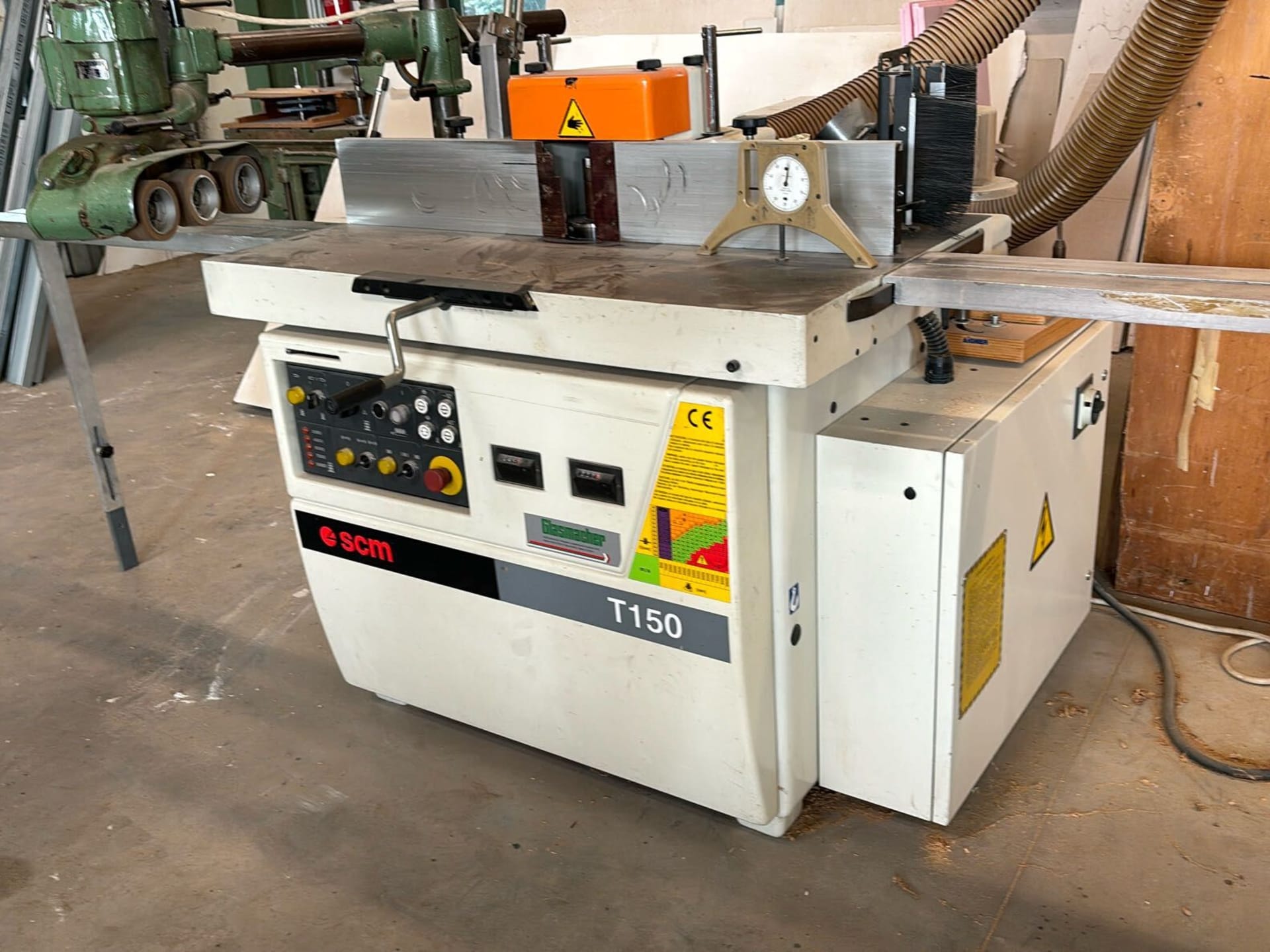SCM T 150 glodalica s nagibnim vretenom: kupite rabljeno