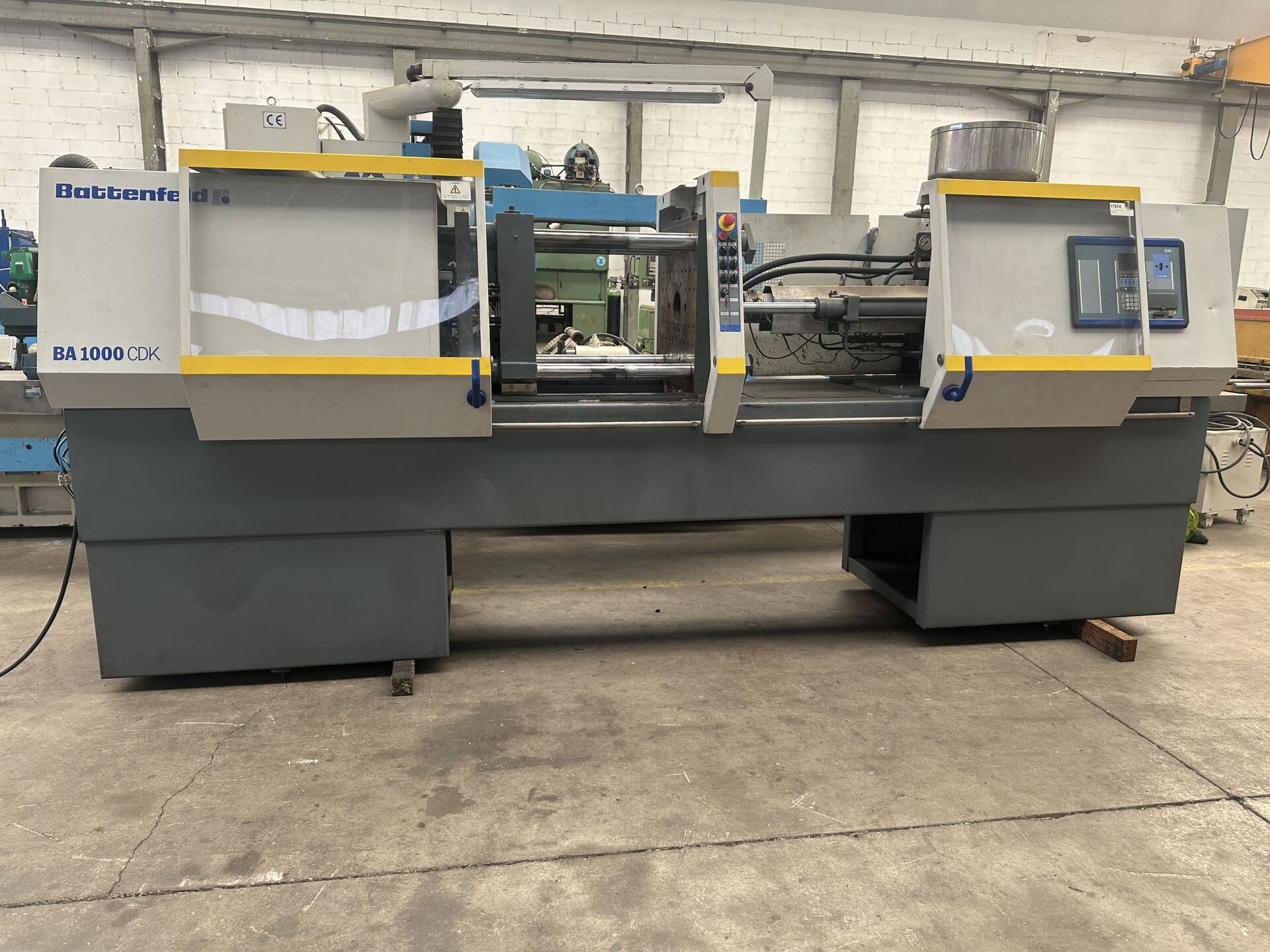 BATTENFELD BA 1000/500 CDK Injection Moulding Machine: buy used