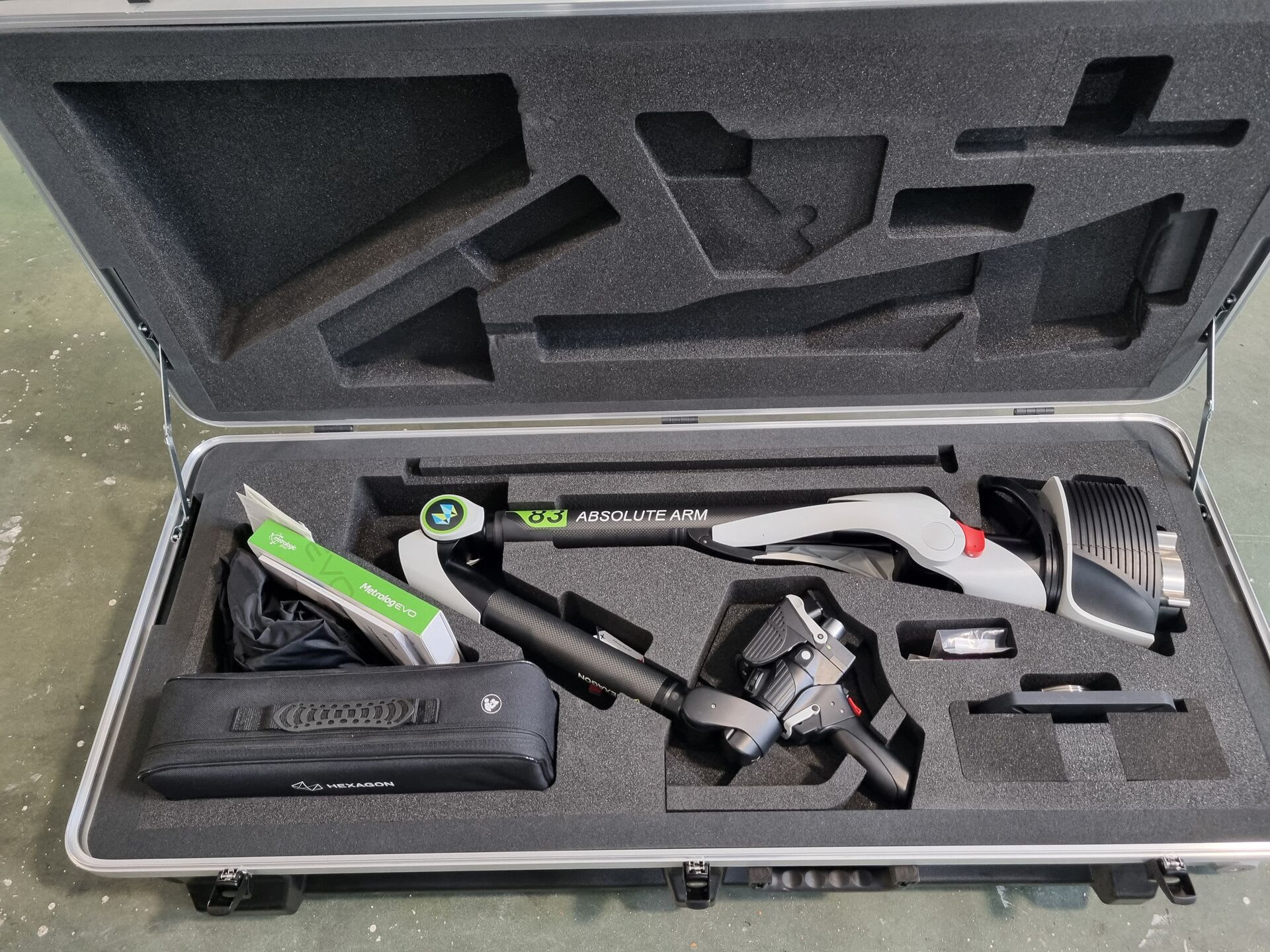 HEXAGON METROLOGY ABSOLUTE ARM 83 7-axis measuring arm with laser