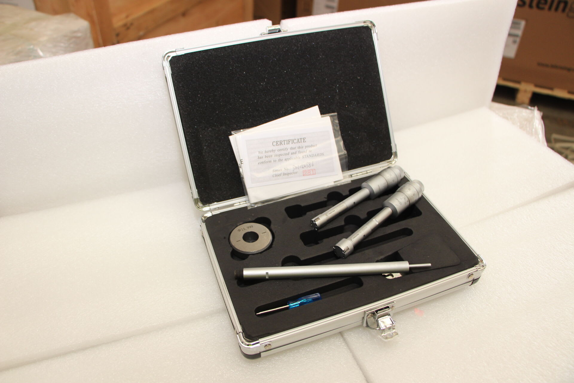 FREUTEK SDM0065 Set of 2x 3-Point Inside Micrometers 12-20 x 0.005 mm