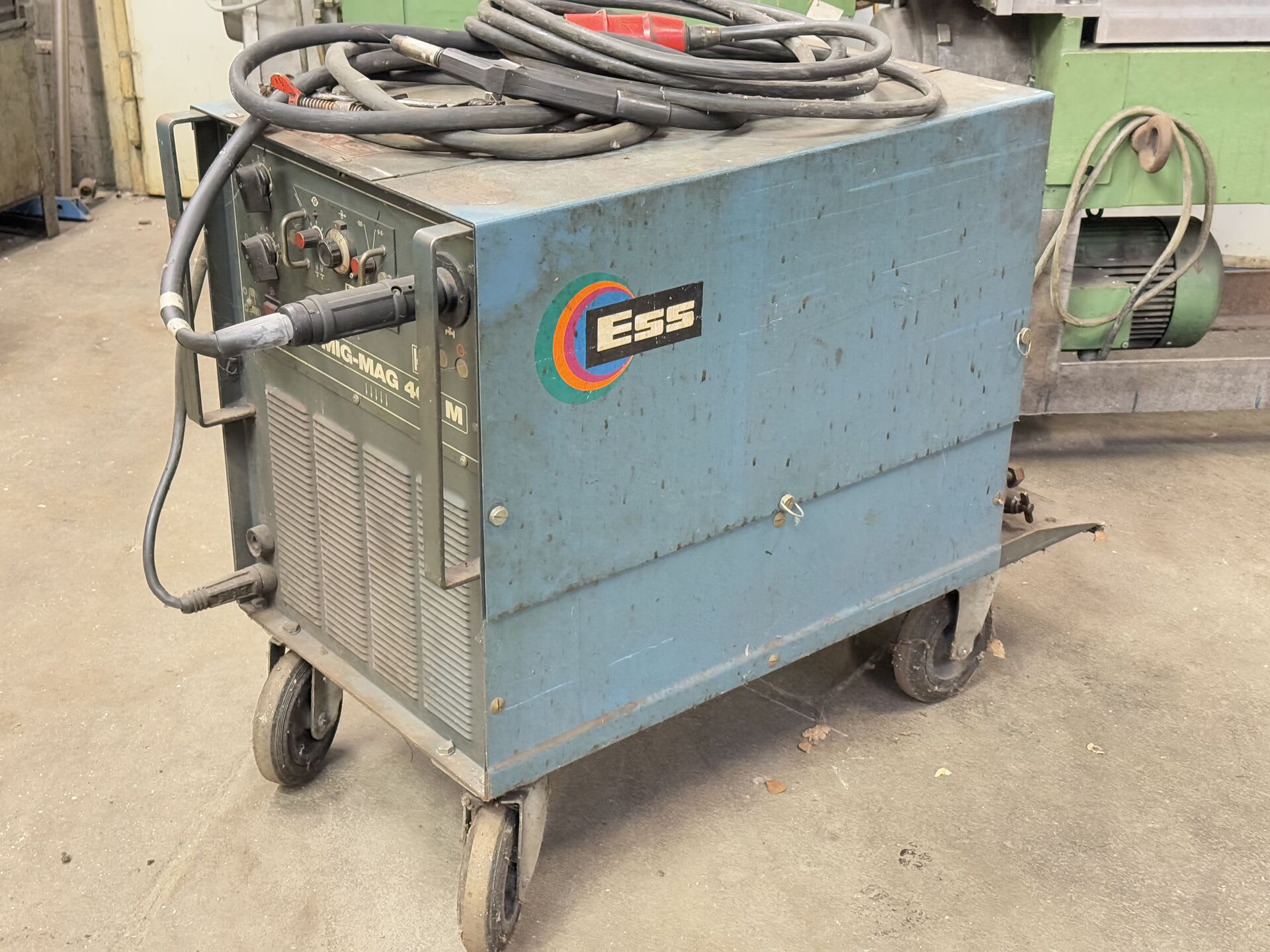 Saldatrice (mobile) ESS MIG-MAG 402 M: compra usato