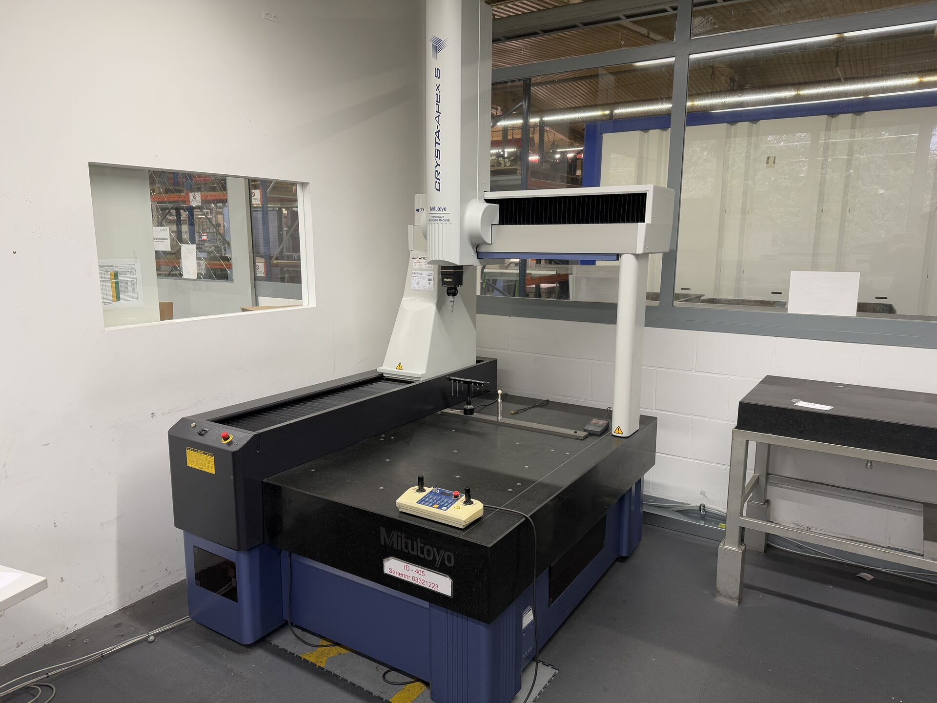 MITUTOYO CRYSTA APEX S 7106 Koordinatni merilni stroj