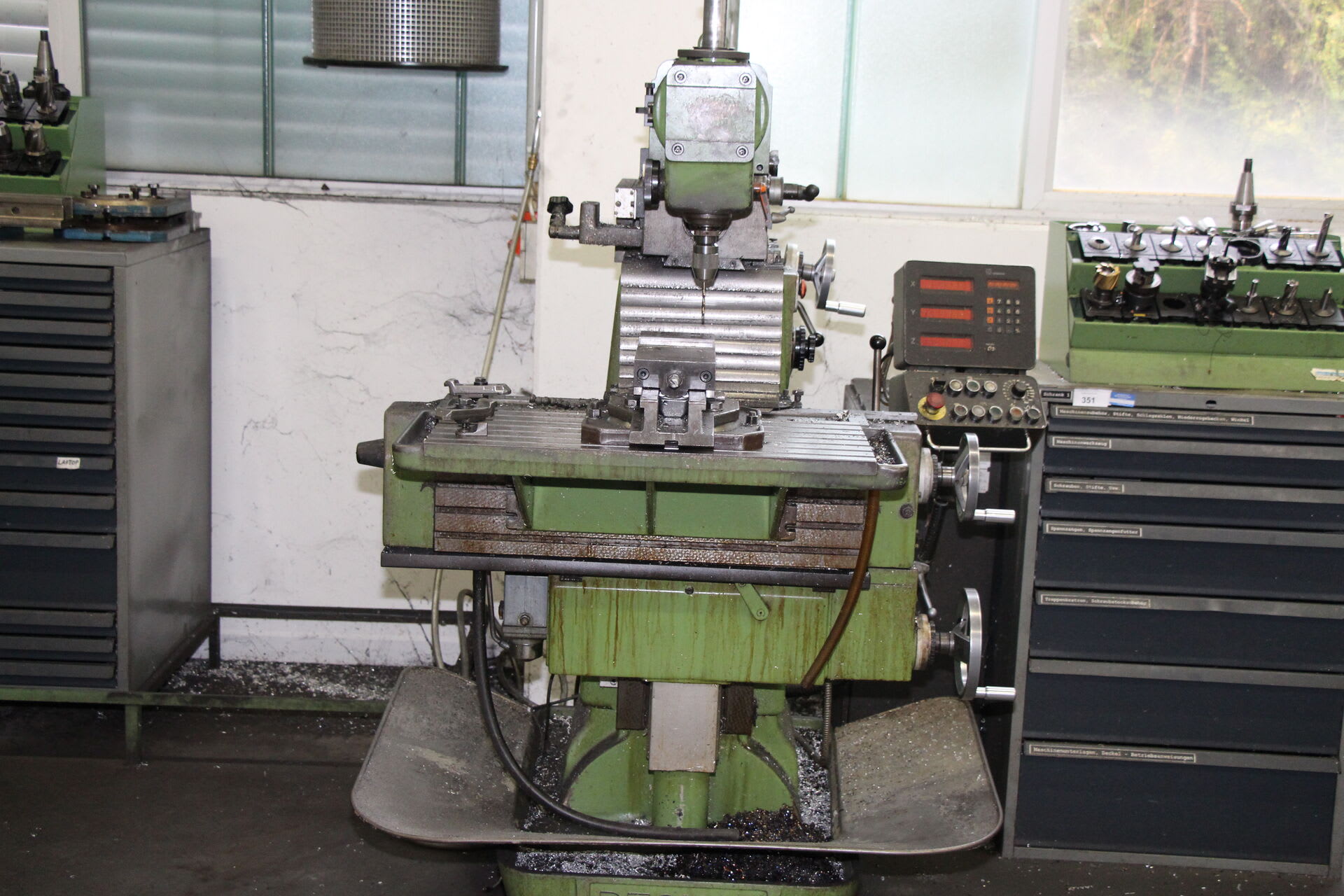DECKEL FP 2 universal tool milling machine: buy used
